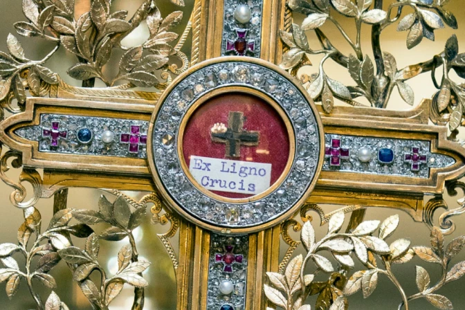 Lost Relics of the Holy Cross Recovered in Argentina - Catholic News